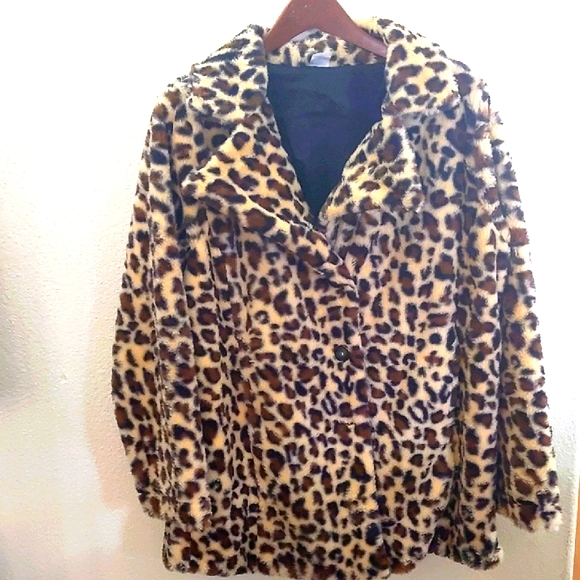 Yellowstone | Jackets & Coats | Beth Dutton Yellowstone Animal Print ...